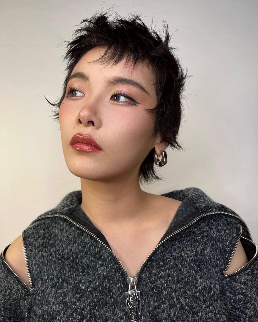 40 Ways To Wear Short Brown Hair In 2025