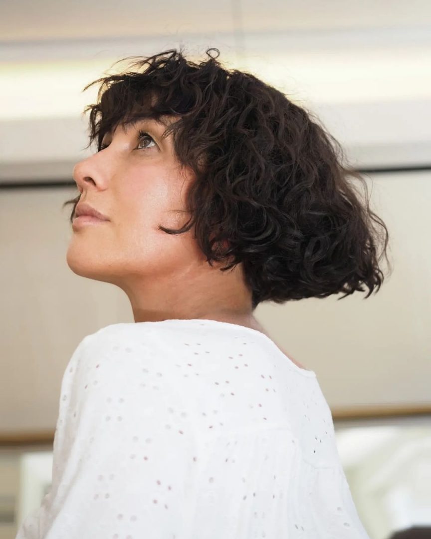 50 Short Curly Hair With Bangs Inspo Pics