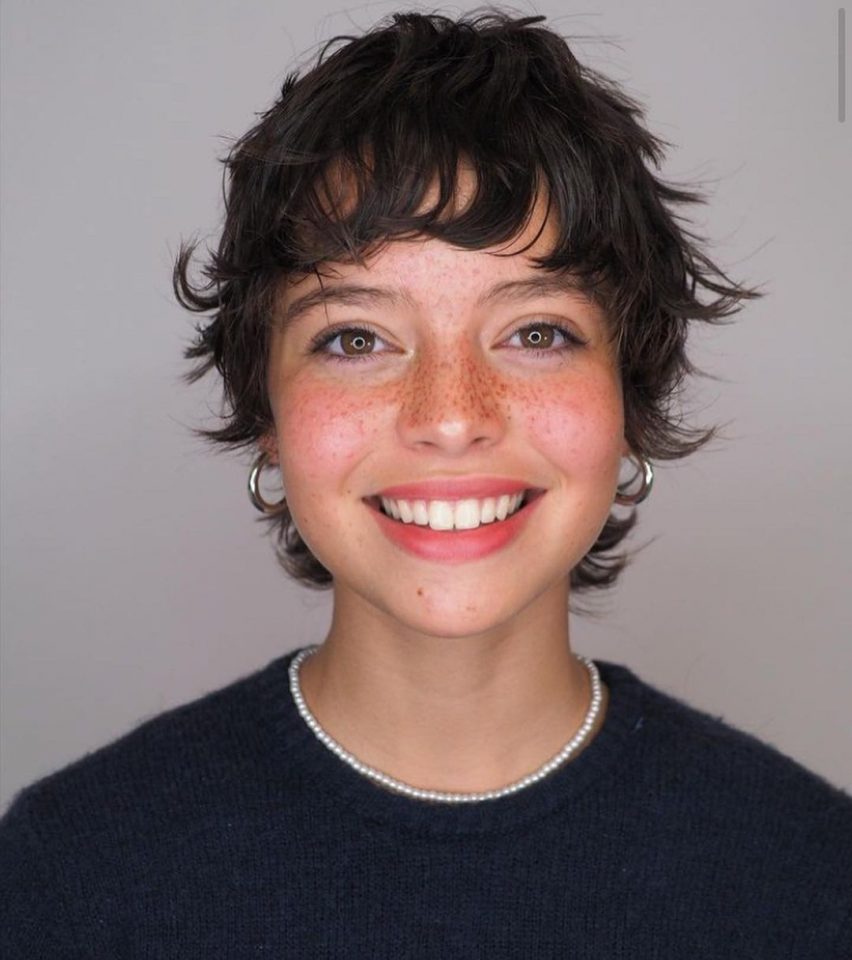 40 Ways To Wear Short Brown Hair In 2025