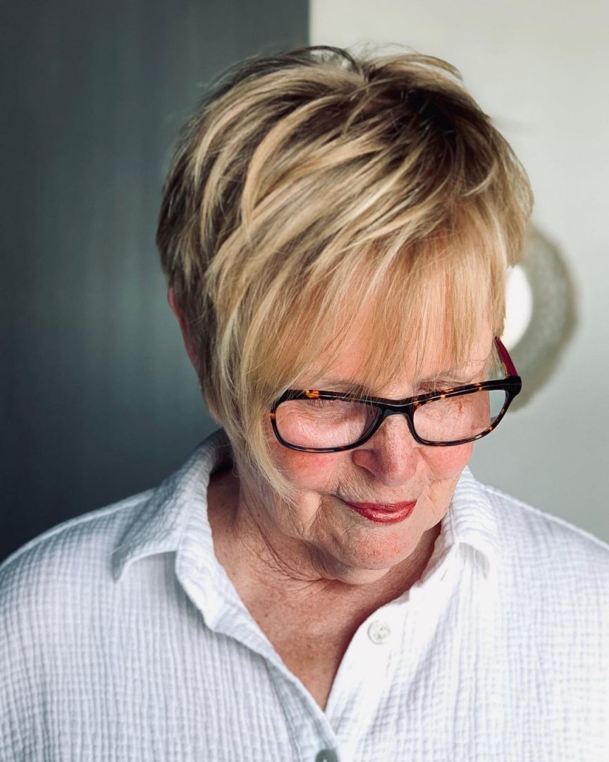 50+ Best Pixie Cuts For Older Ladies With Glasses