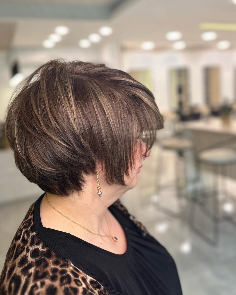 120 Short Haircuts For Women Over 60 To Look Younger