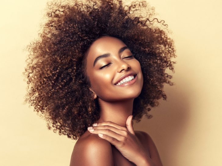The Ultimate Frizzy Hair Guide: These Are The Secrets Of Smooth Hair
