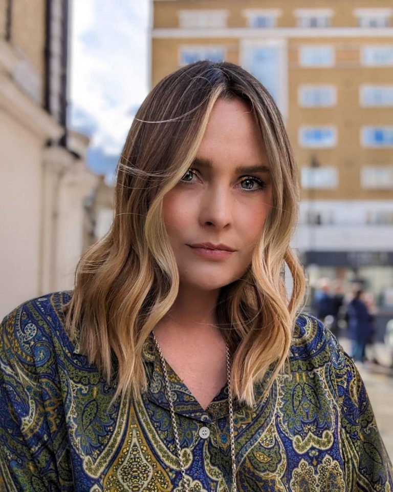 Undone Blonde Is The Ultra-Flattering Way To Go Low-Maintenance