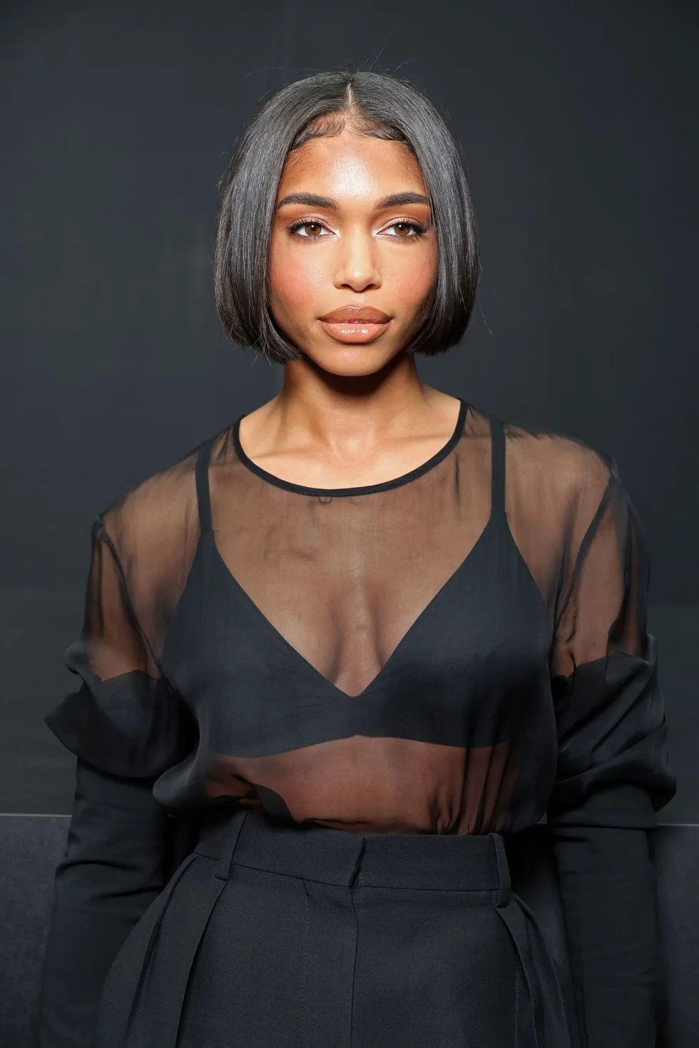 The '90s Bob Is The Effortless Style Adored By Celebrities