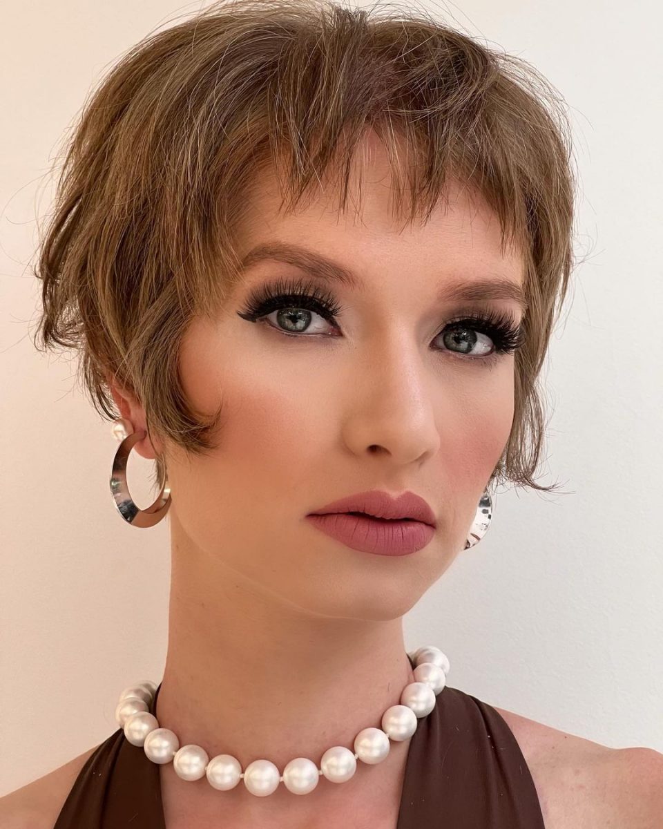 20 Short Fluffy Haircuts Taking Over 2025