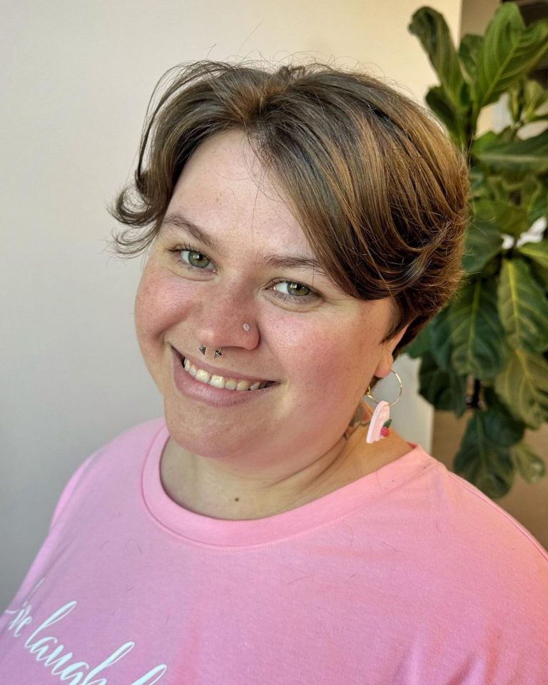 20 Short Fluffy Haircuts Taking Over 2025