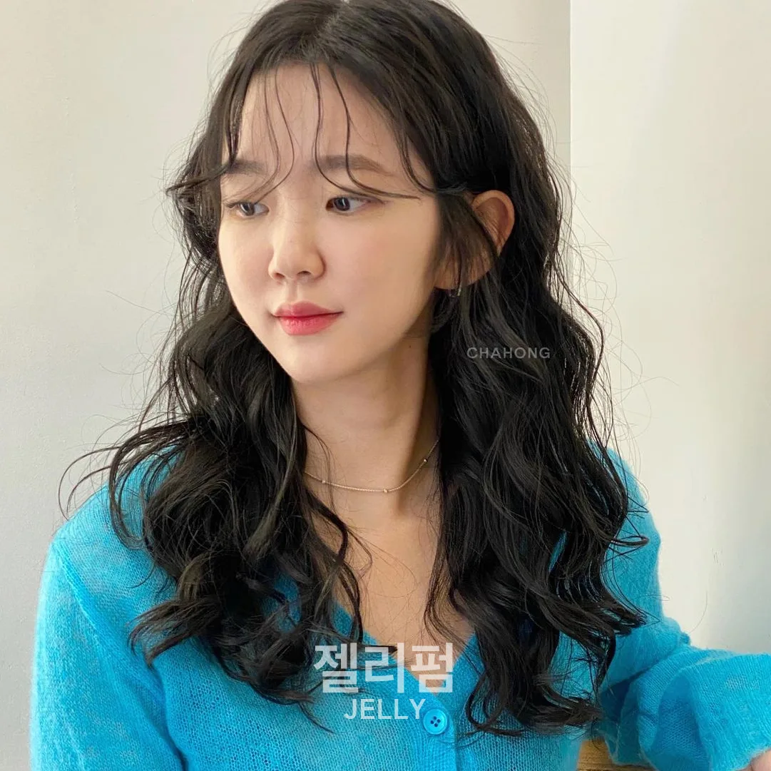 50 Low-Maintenance Wispy Bangs Looks To Try Right Now