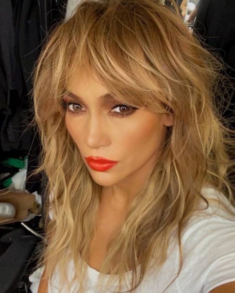 50 Best Hairstyles With Curtain Bangs Trending In 2025