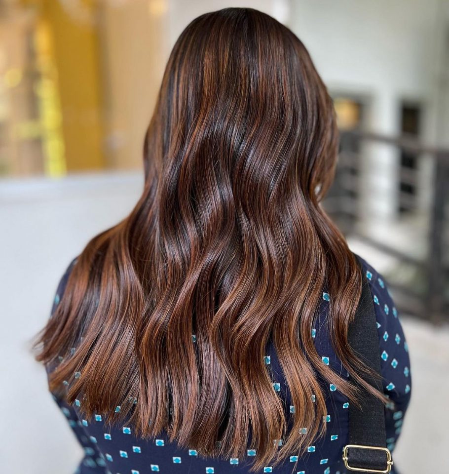 45 ideas para el pelo castaño perfectas para el otoño