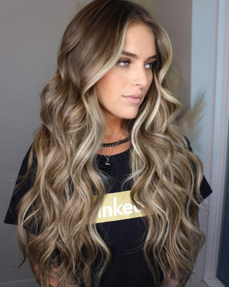 30 Immagini di capelli castani con meches bionde che fanno scalpore