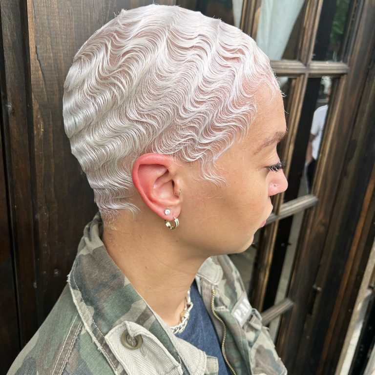 60 ideas de cabello rubio platino que te harán desear un cambio de color