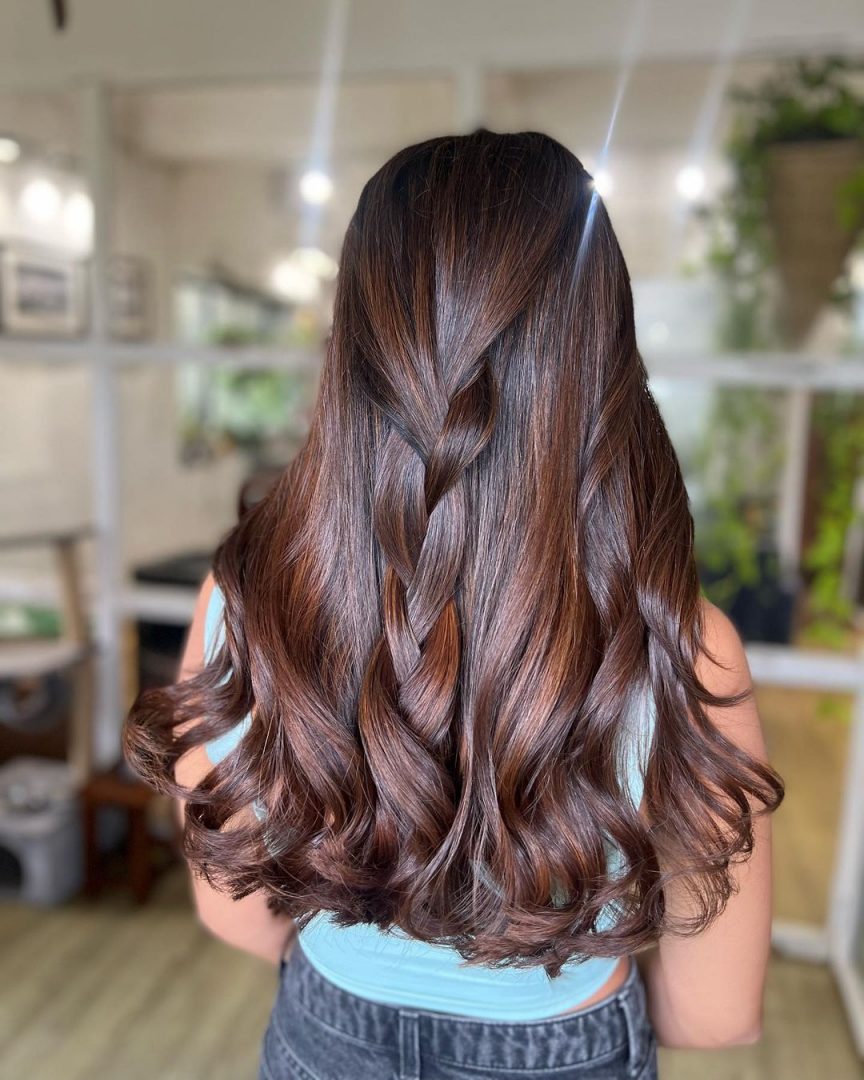 45 ideas para el pelo castaño perfectas para el otoño