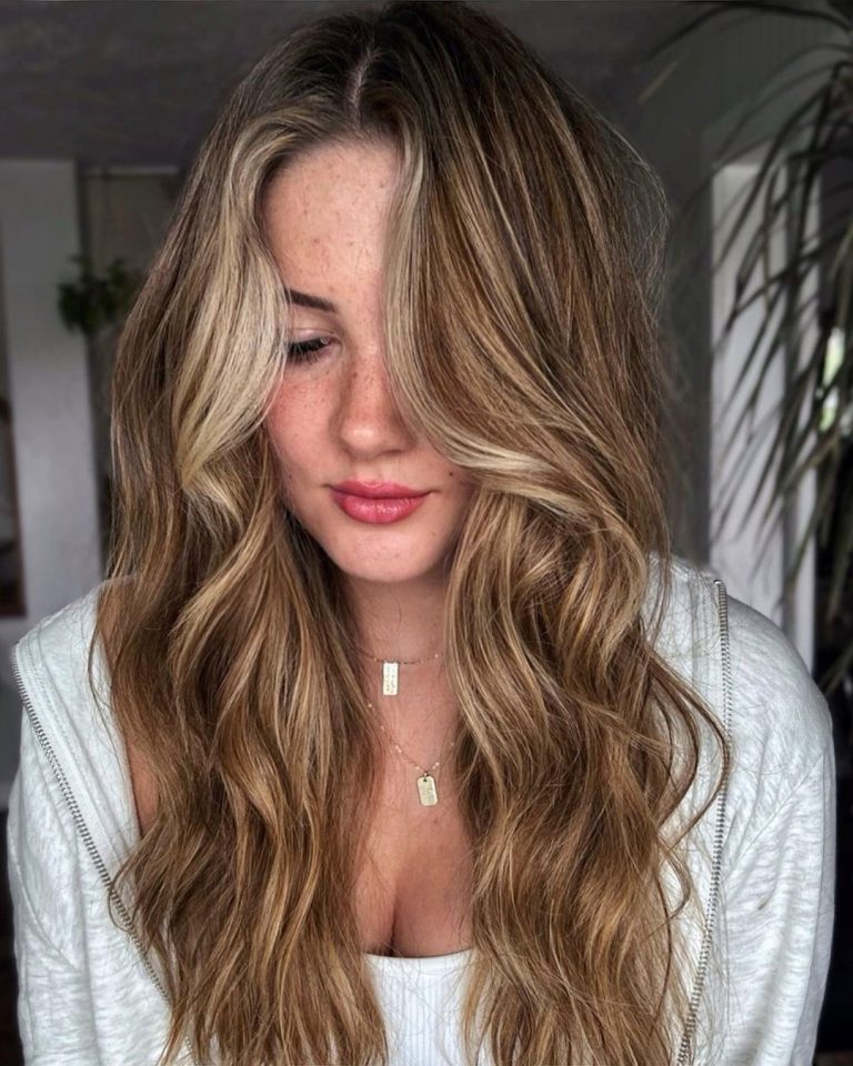 50 ideas de pelo rubio miel de moda en 2024