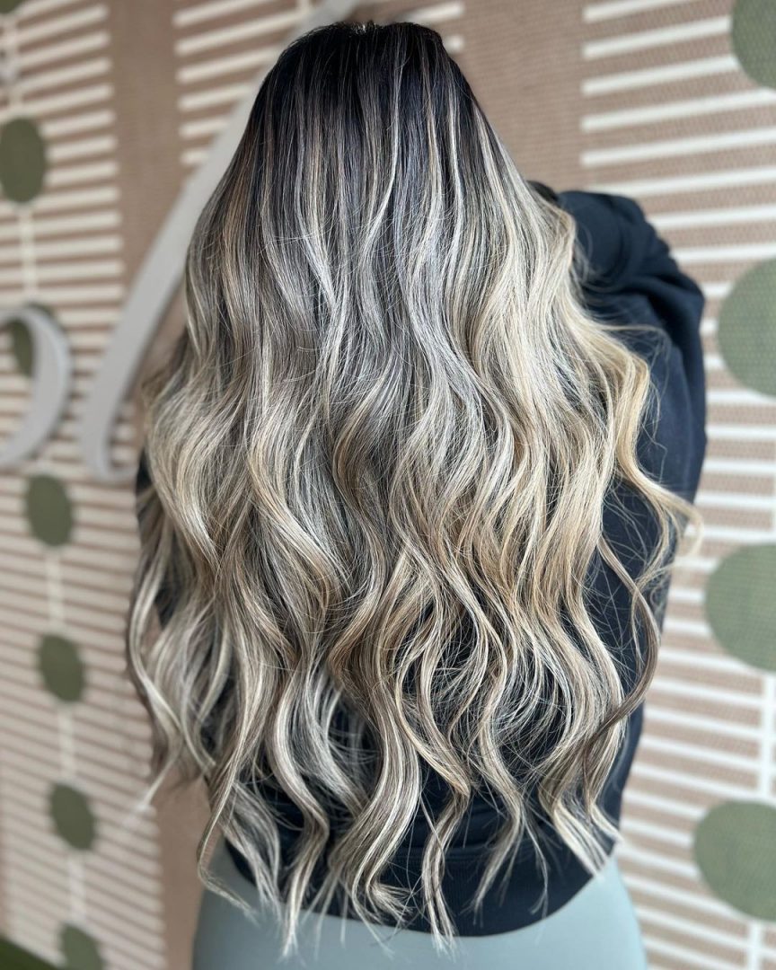 50 coiffures avec des mèches blondes sur des cheveux foncés