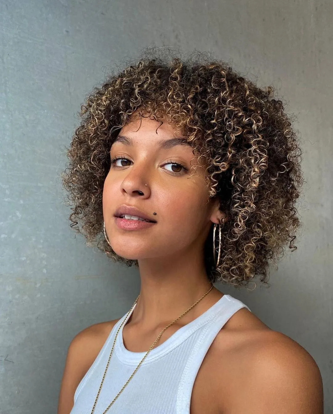 60 idées de cheveux bruns éclatants avec des reflets blonds