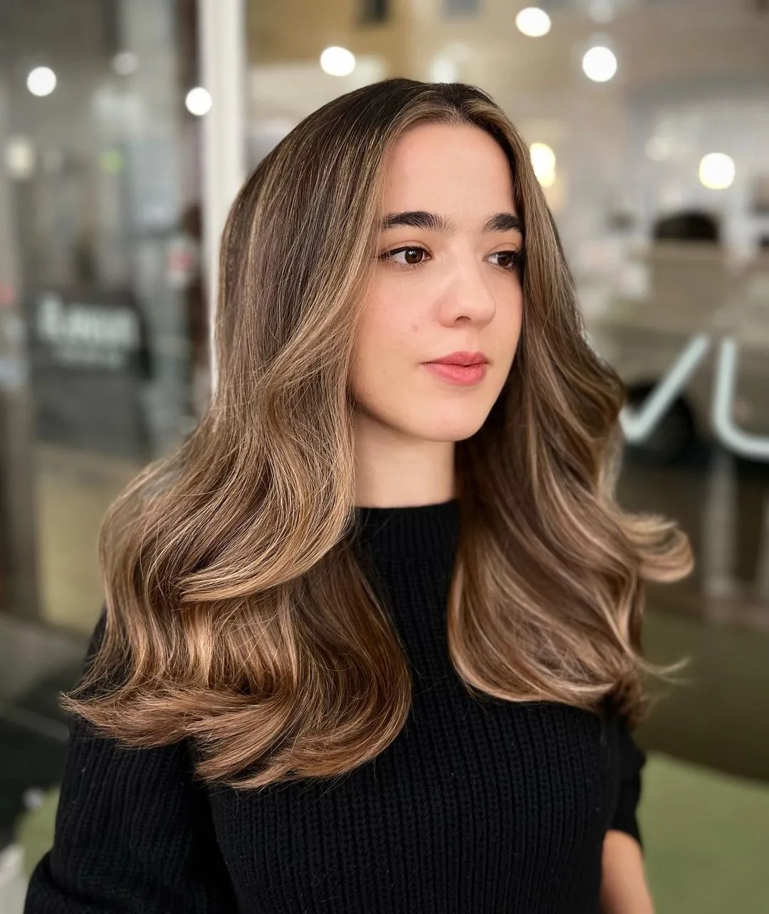 60 idées de cheveux bruns éclatants avec des reflets blonds