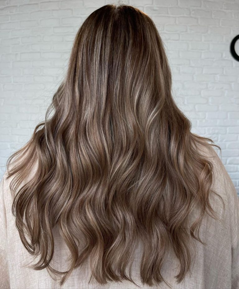 30 Sandy Brown Hair Looks To Try This Season