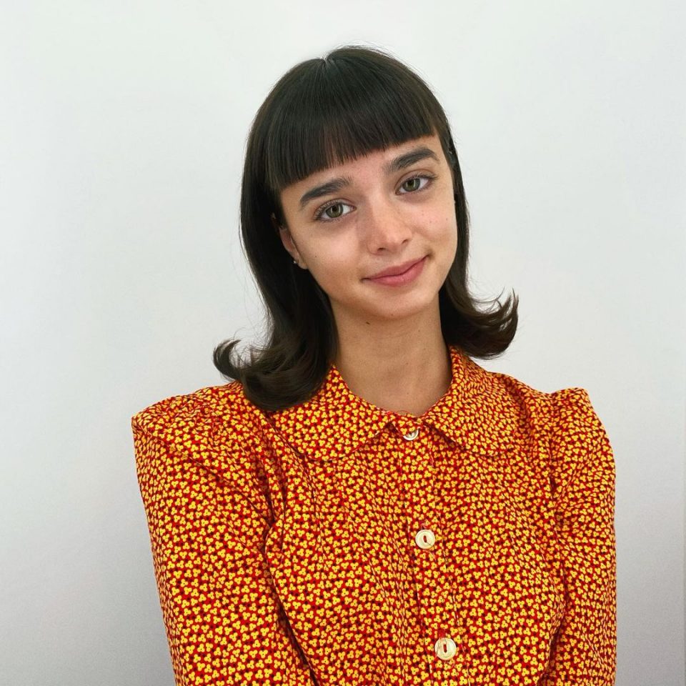 Top 40 Shoulder-Length Hairstyles With Bangs To Try In 2024