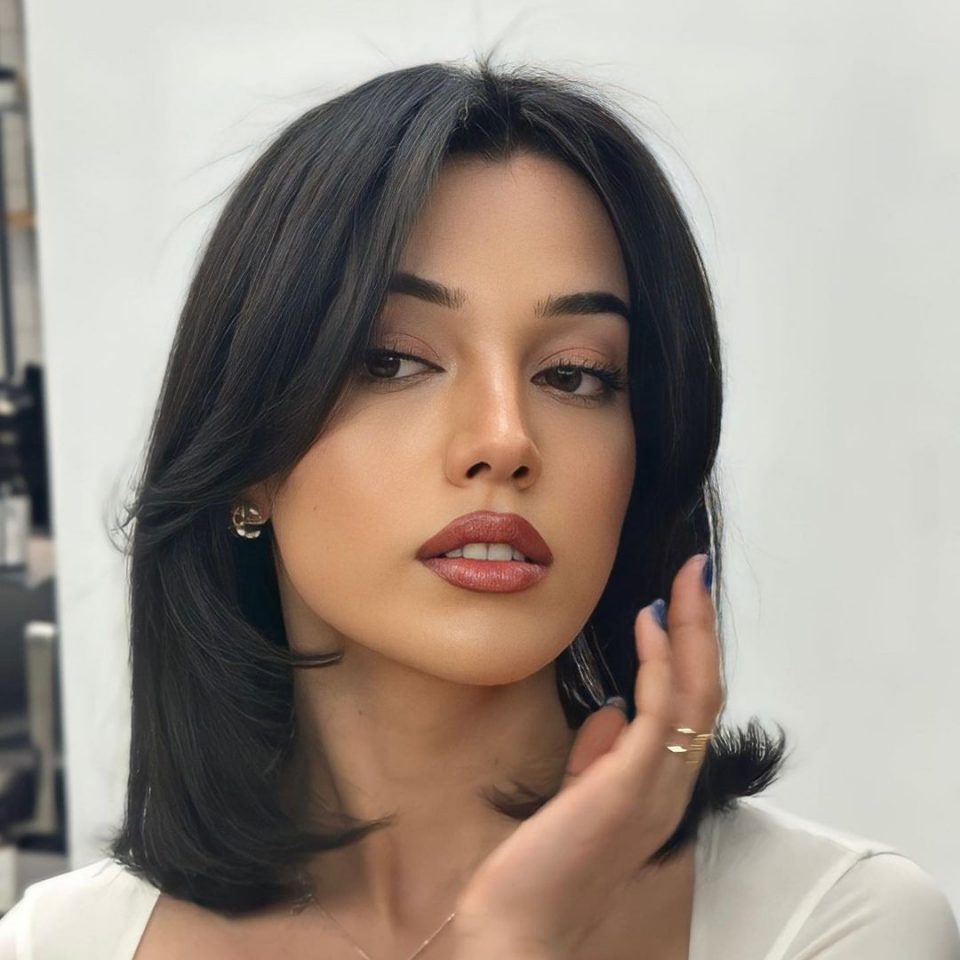 Top 40 Shoulder-Length Hairstyles With Bangs To Try In 2024