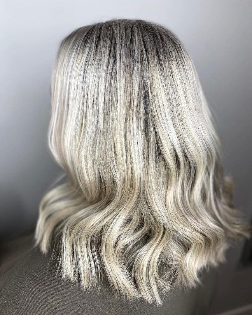 45 Stunning Medium-Length Blonde Hair Trends For 2025