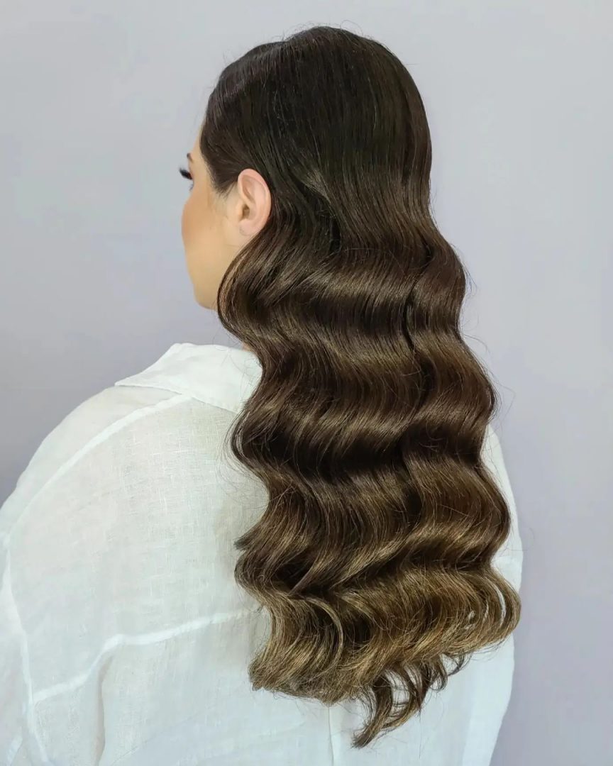 30 Dashing Styles For Transforming Long Wavy Hair