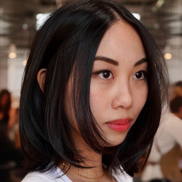 30 Attractive Face-Framing Layers For Medium-Length Hair