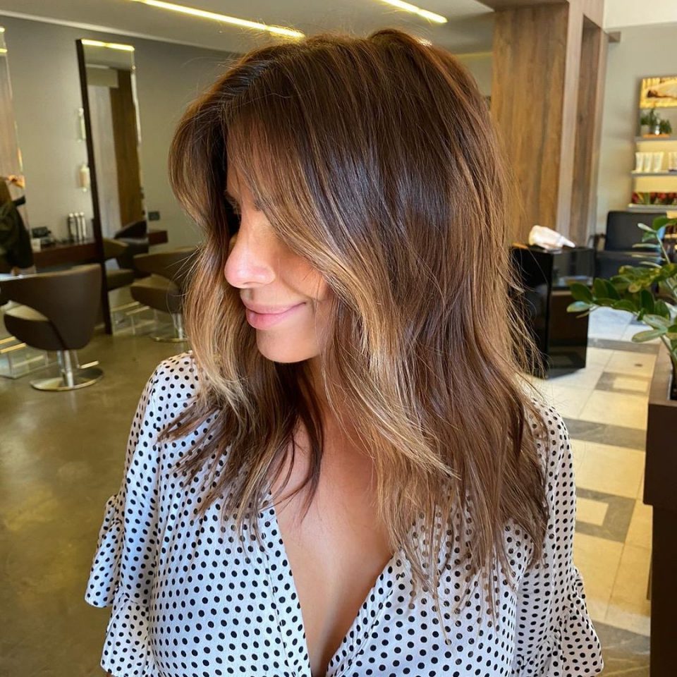 30 Attractive Face-Framing Layers For Medium-Length Hair