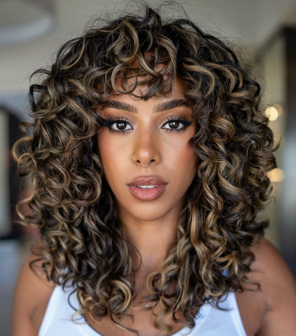 30 Jaw-Dropping Long Curly Hair Ideas And Inspirations