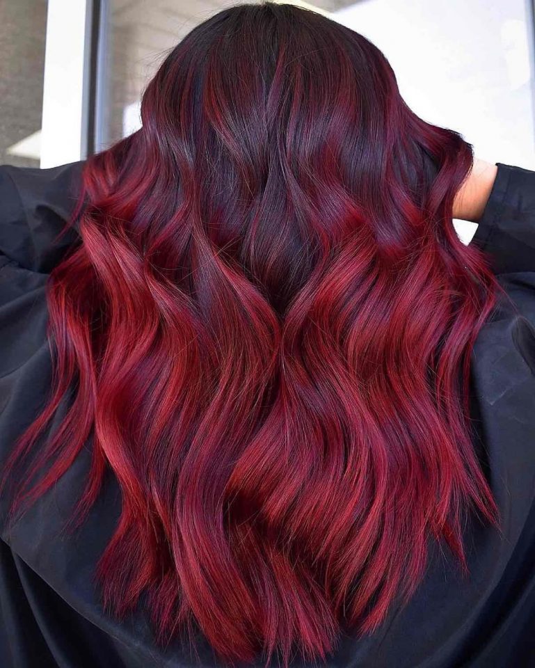 60 Ideias Populares de Cores de Cabelo Borgonha que Dominam 2025