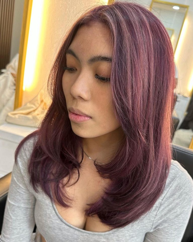 60 Ideias Populares de Cores de Cabelo Borgonha que Dominam 2025