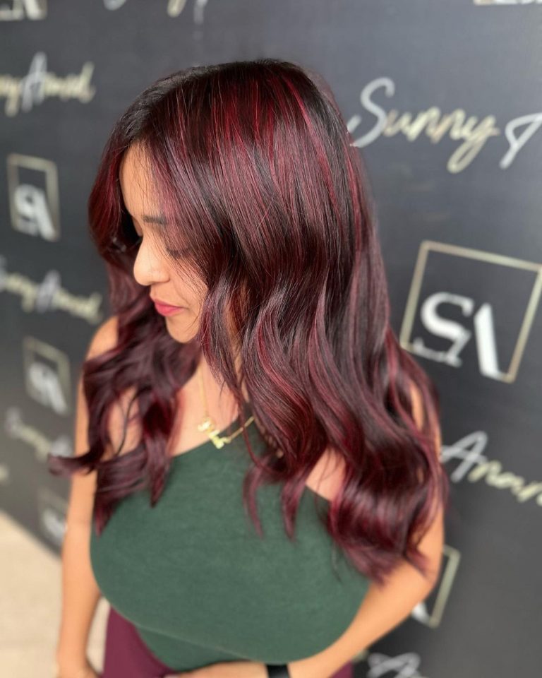 50 Tendenze colore capelli mogano più calde per il 2025