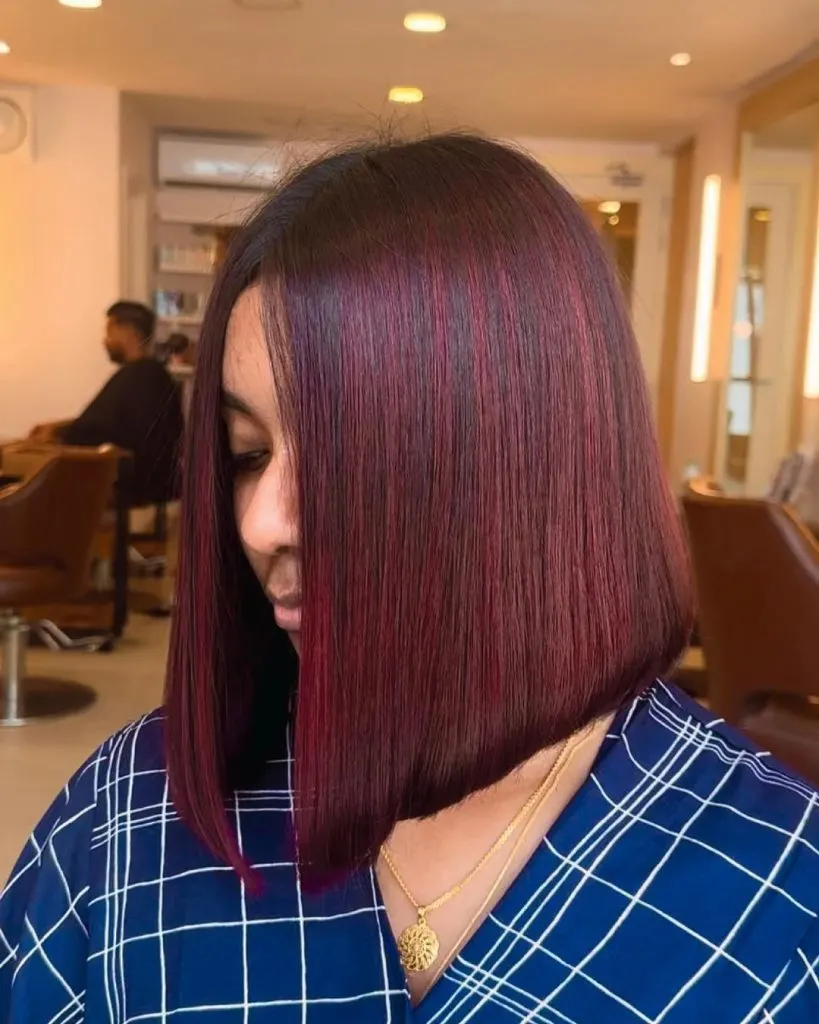 50 Tendances de couleurs de cheveux acajou les plus chaudes pour 2024