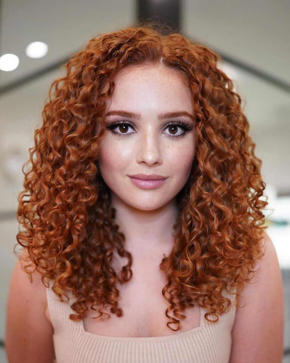 Los 60 peinados rizados más populares en 2025
