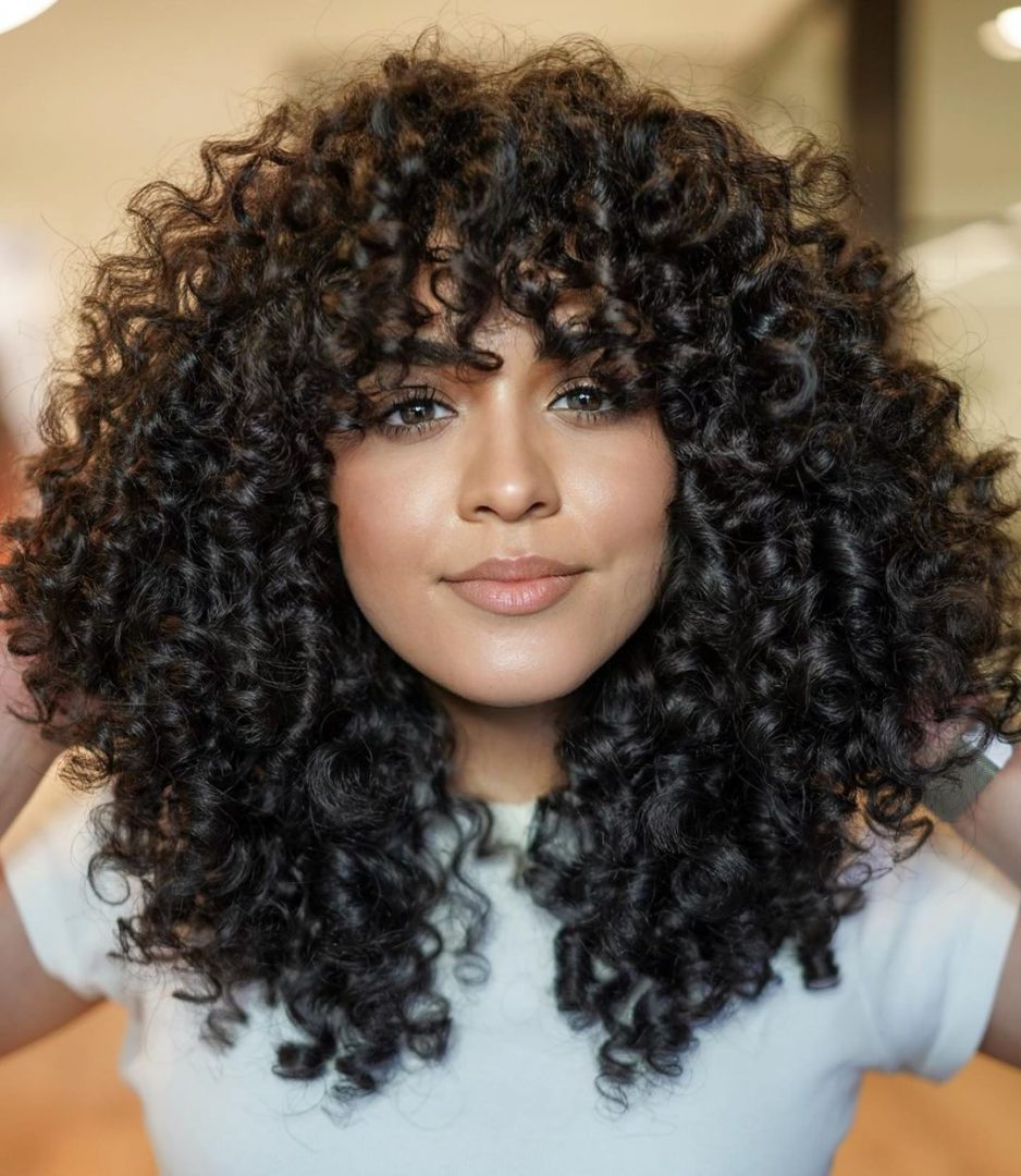 30 Jaw-Dropping Long Curly Hair Ideas And Inspirations