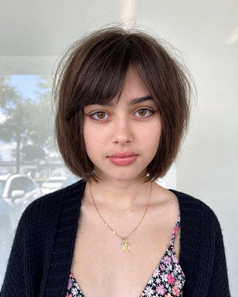 55 Medium-Length Bob Haircuts For Your Inspo Board