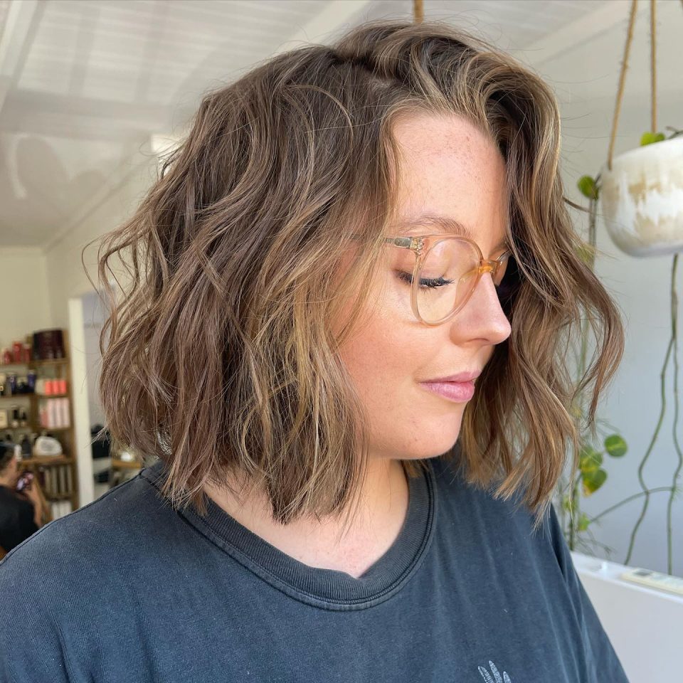 55 Medium-Length Bob Haircuts For Your Inspo Board