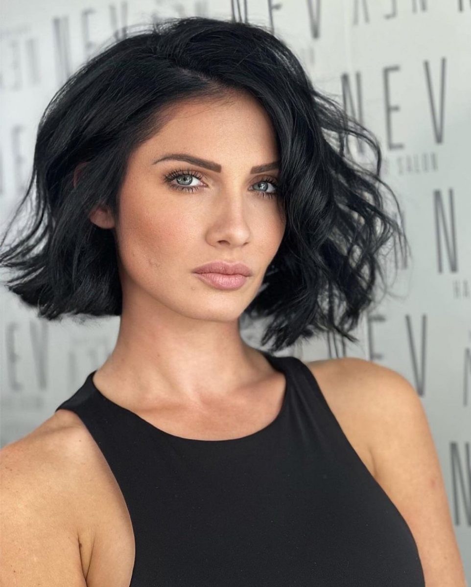 55 Medium-Length Bob Haircuts For Your Inspo Board