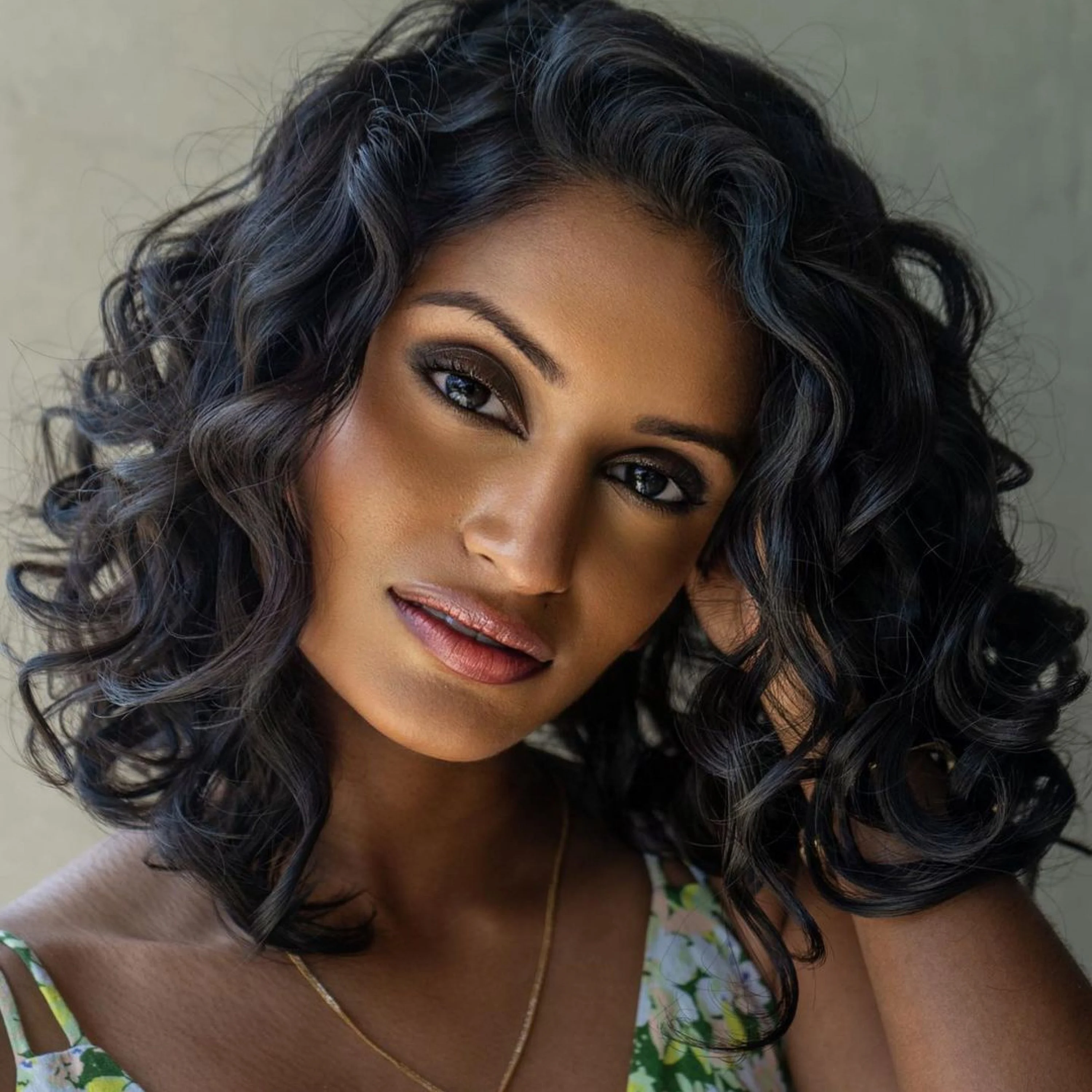 30+ Irresistible Long Curly Bob Hairstyles You Need To See