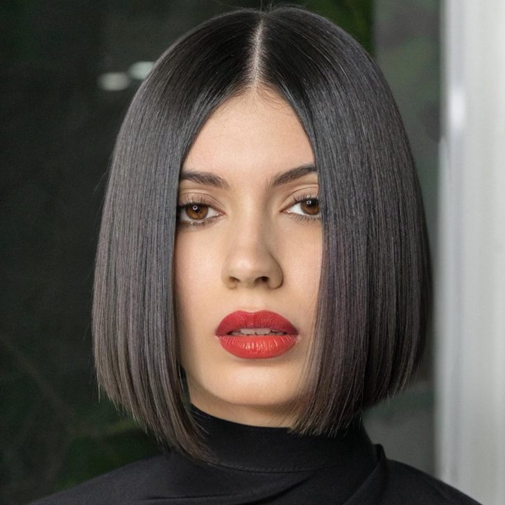 55 Medium-Length Bob Haircuts For Your Inspo Board