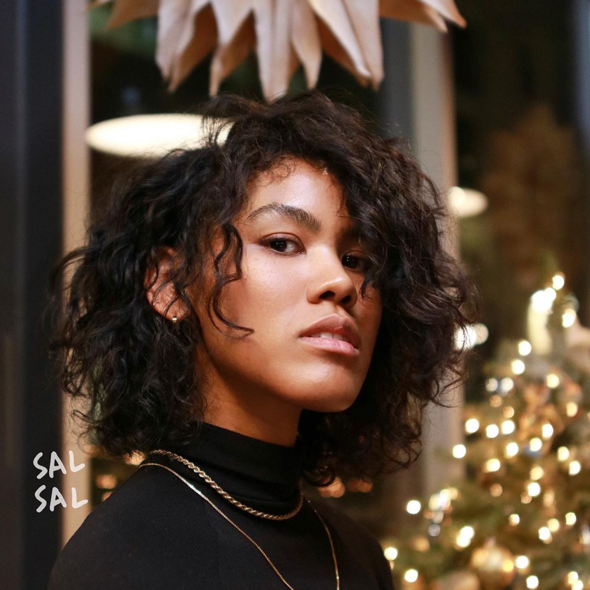 30+ Irresistible Long Curly Bob Hairstyles You Need To See