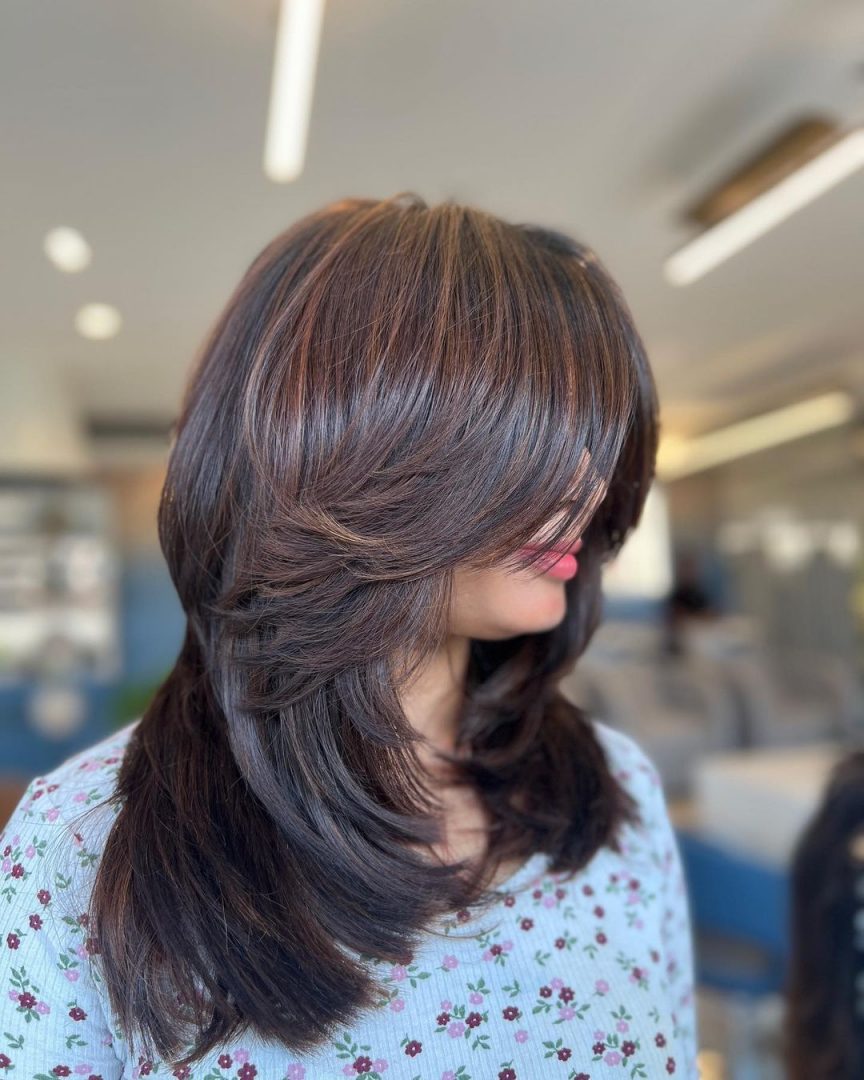 24 Medium-Length Hairstyles With Layers For Ultimate Volume Boost