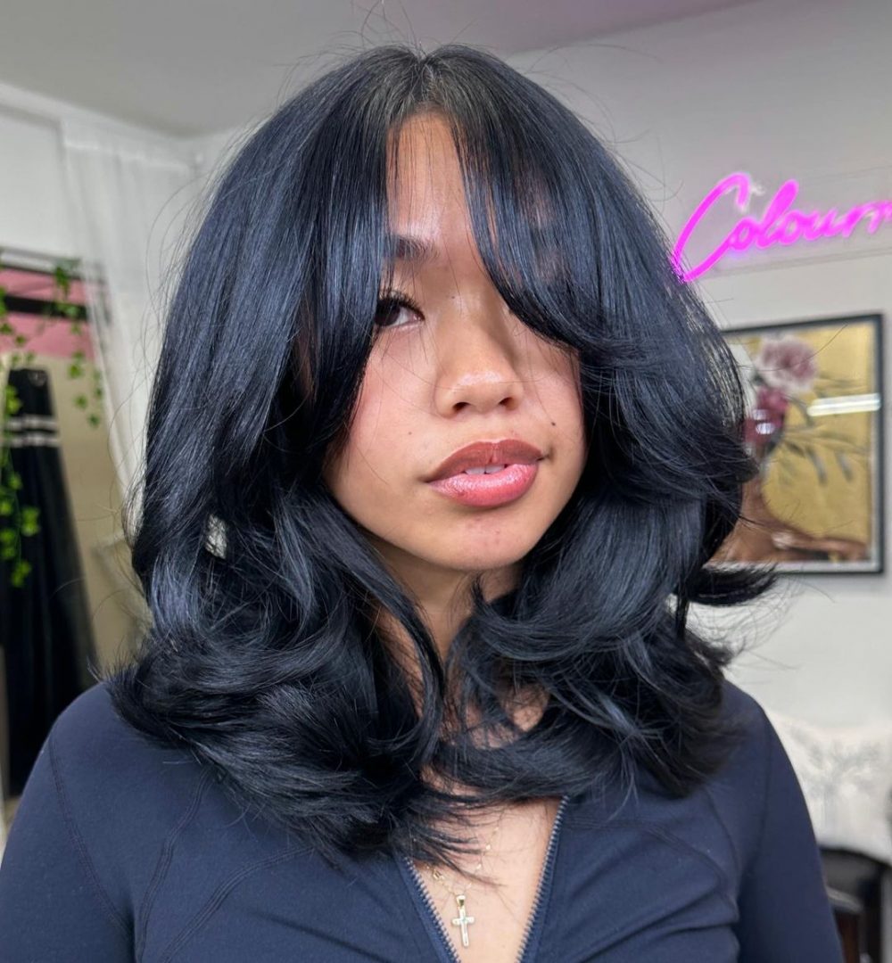 24 Medium-Length Hairstyles With Layers For Ultimate Volume Boost