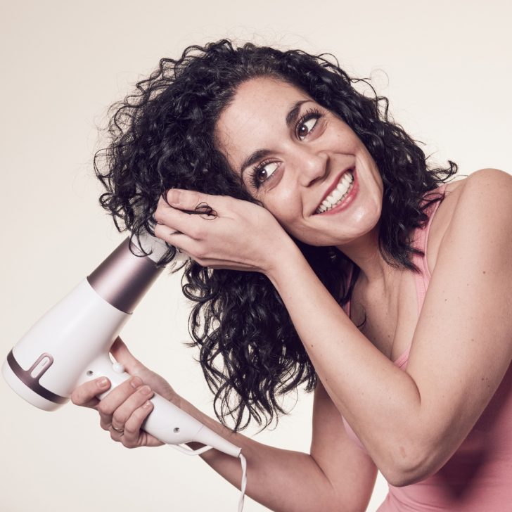 Consigue unos rizos perfectos con estos geniales consejos y peinados ...