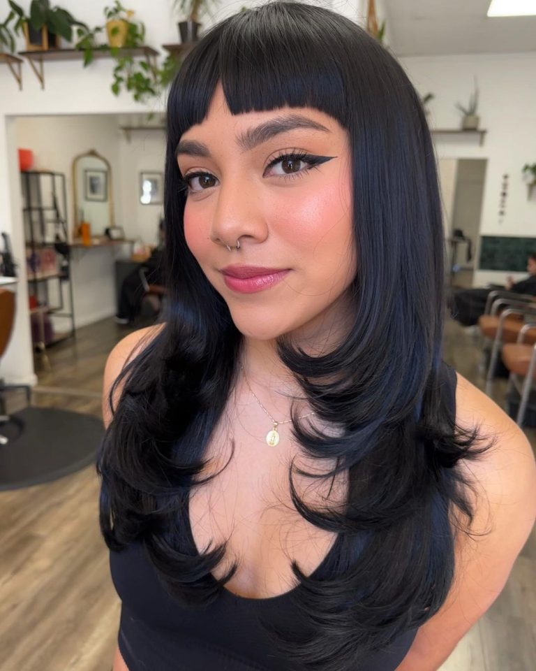 23 façons de mettre en valeur les cheveux longs avec des franges