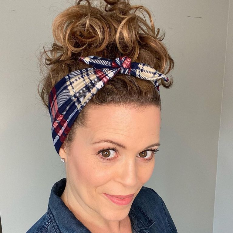 These 20 Curly Updo Hairstyles Are Real Head-Turners