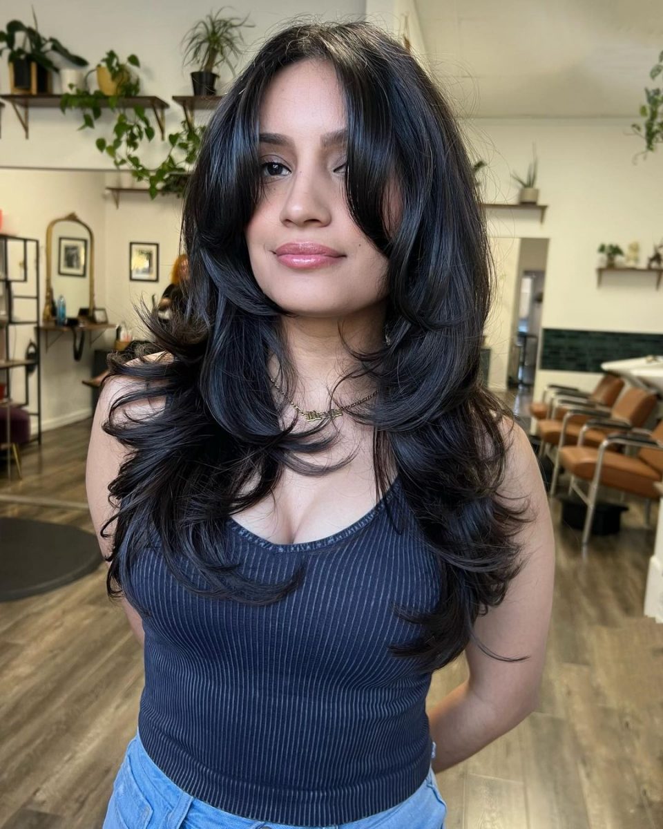 No querrás perderte estas 25 ideas atemporales para el pelo largo negro