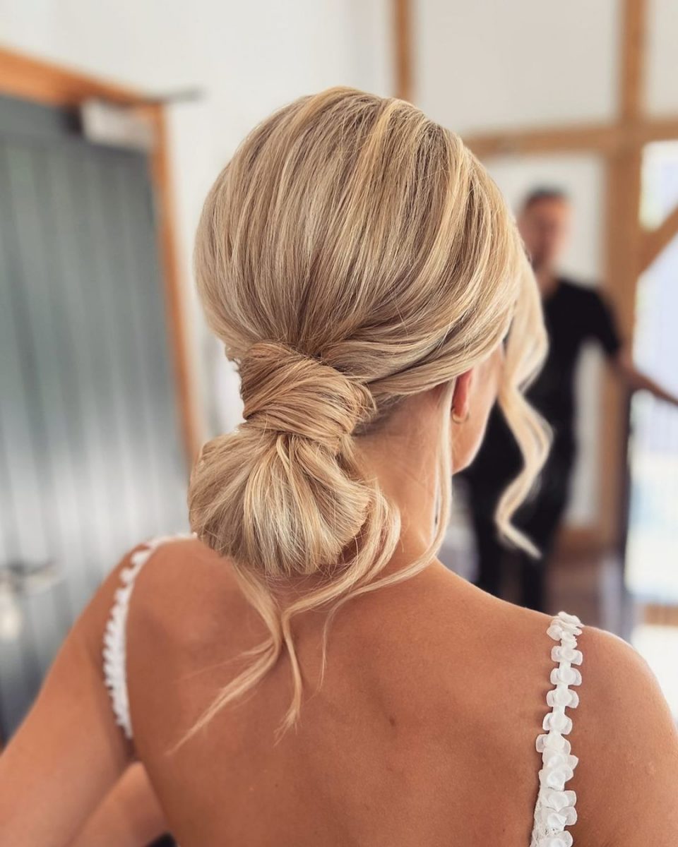 20 Chic & Sleek Wedding Hairstyles For Long Hair To Rule In 2025