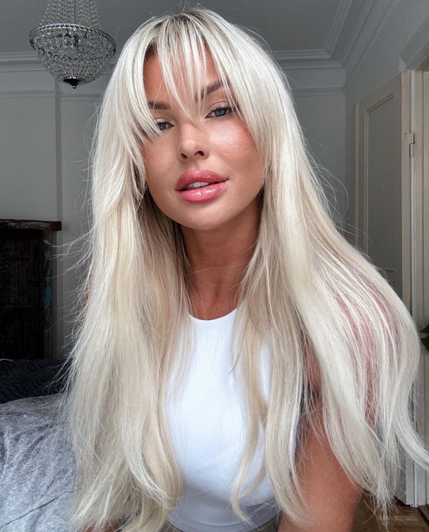 23 façons de mettre en valeur les cheveux longs avec des franges