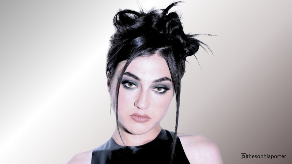 Everyone Is Obsessed With These 25 Spiky Y2K Hairstyles