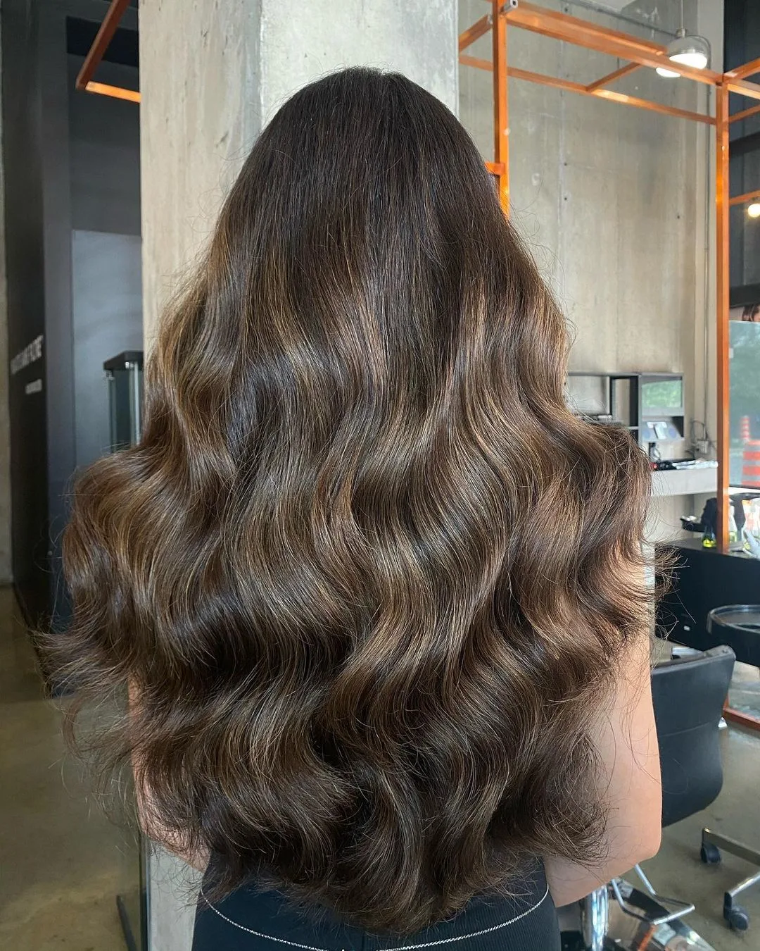 24 coiffures pour cheveux ondulés à montrer à votre coiffeur le plus ...